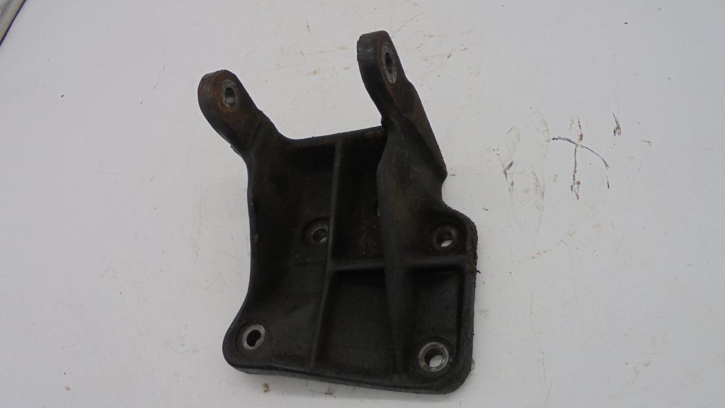 1992-95 JEEP YJ 2.5L 4CLY PASSENGER SIDE STEEL ENGINE MOTOR MOUNT – One ...